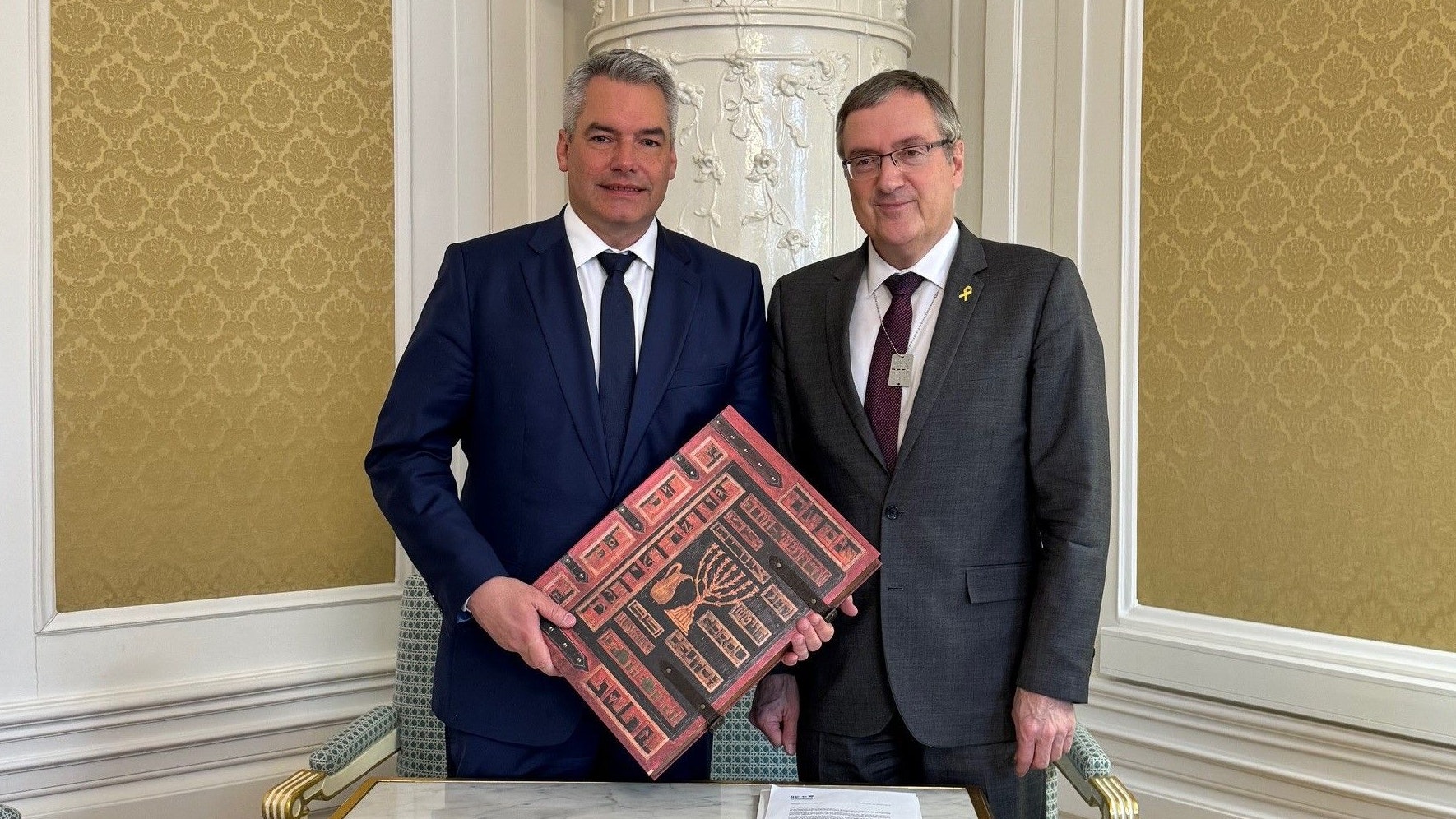 Karl Nehammer bekommt Ehrung nach Hilfe für Geisel