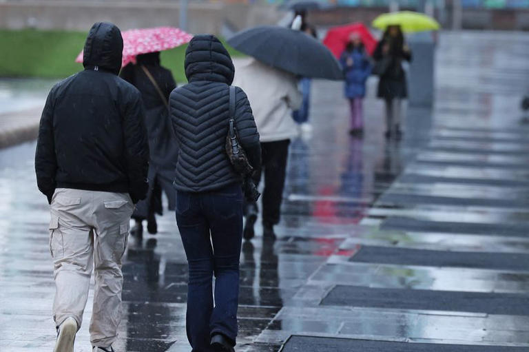 Met Office forecasts heavy rain for Liverpool as 'unsettled day' ahead