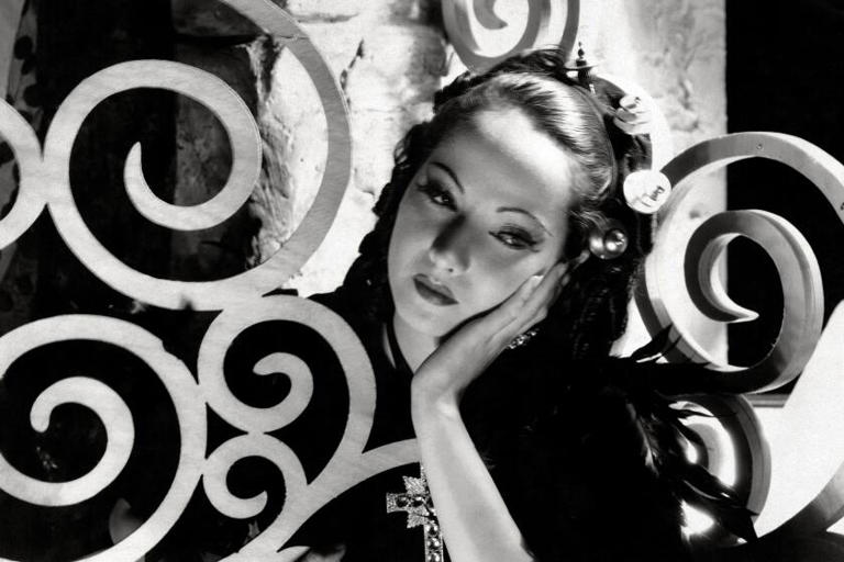 Why Merle Oberon, 'Hollywood's first South Asian star,' kept her race a ...