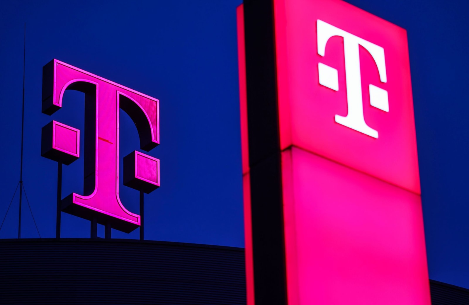 German mobile operator Deutsche Telekom posts profit in Q4