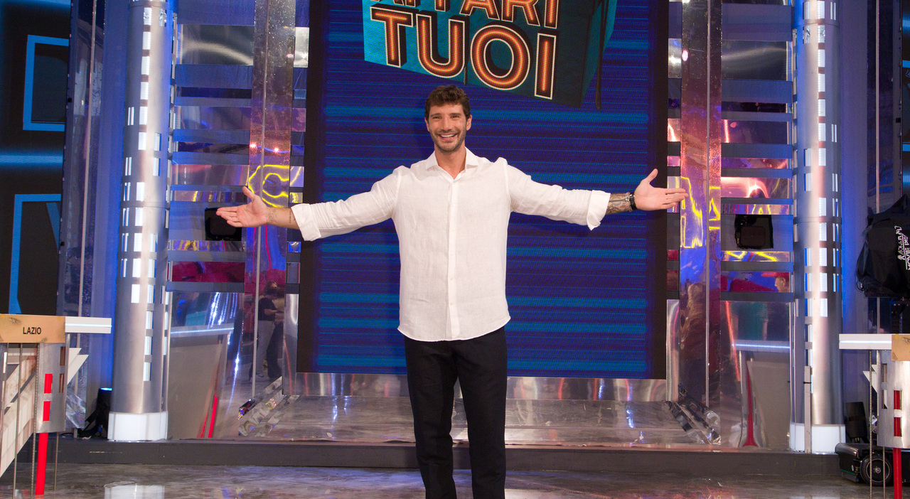 Affari Tuoi, il nuovo balletto di Stefano De Martino fa impazzire il ...