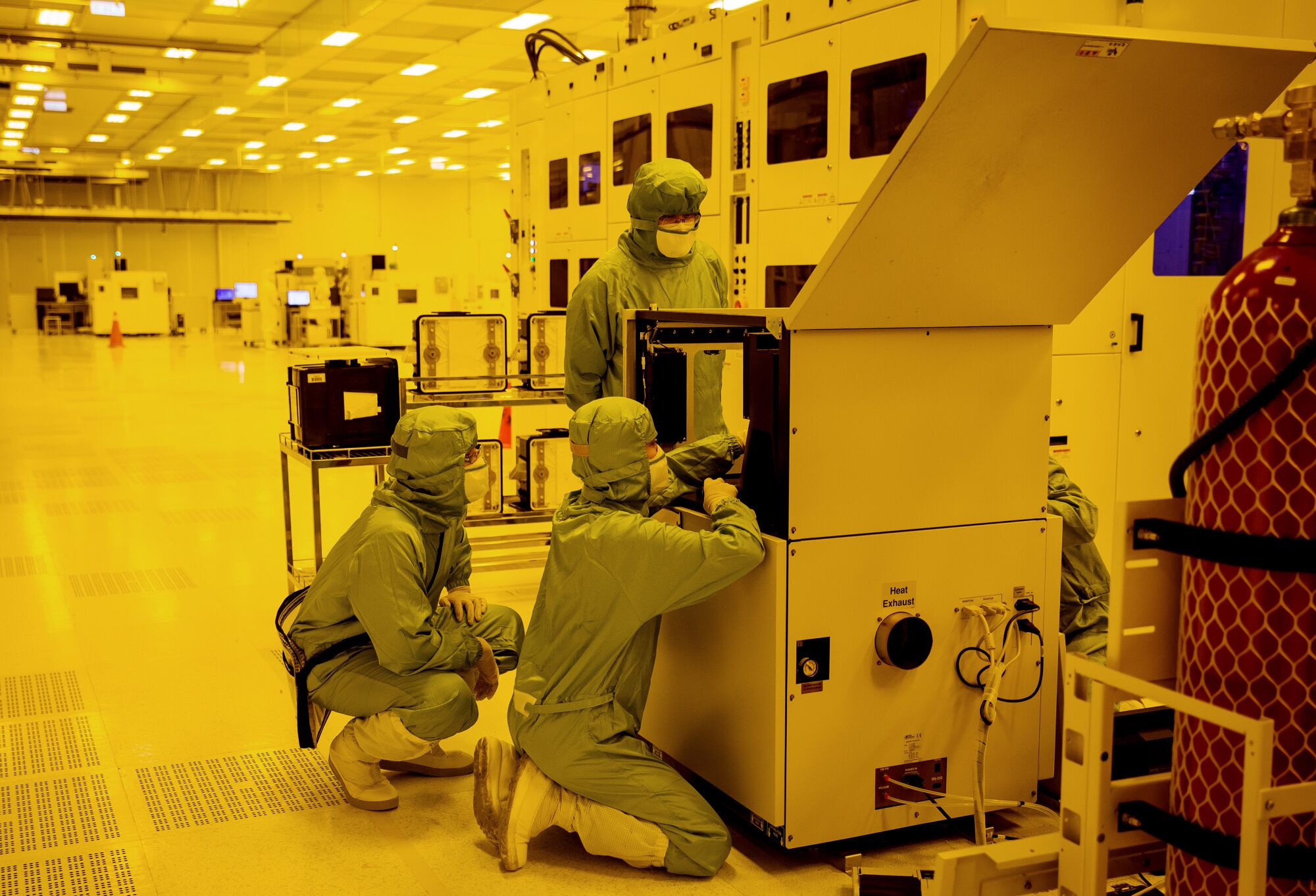 ASM Sales Forecast Beats Estimates as AI Boom Drives Demand