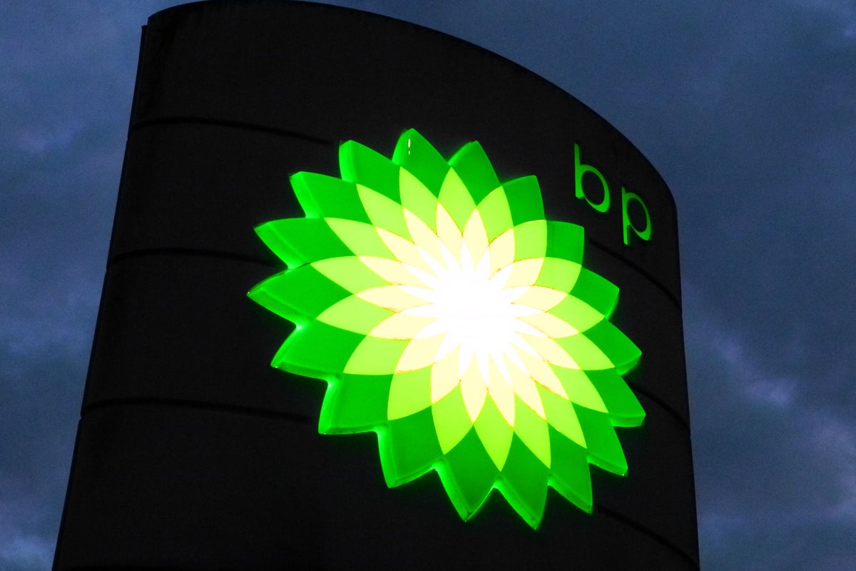 BP signs $25bn deal to redevelop Iraq’s oil and gasfields as it slashes ...