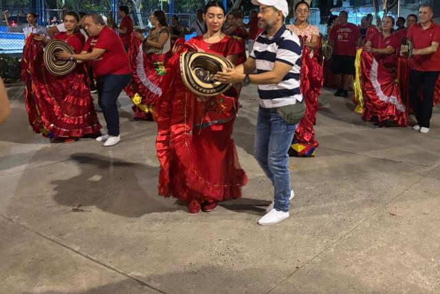 Una noche con la Pollera Colorá, así es el goce en una cumbiamba ...