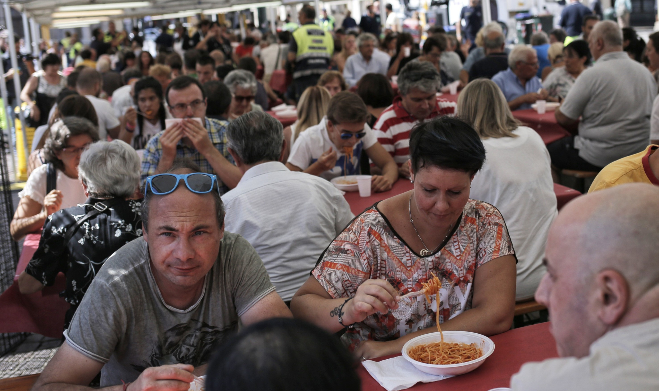 Utensils and eating etiquette around the world