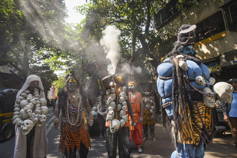 Devotees throng temples across country as Mahashivratri celebrated with ...