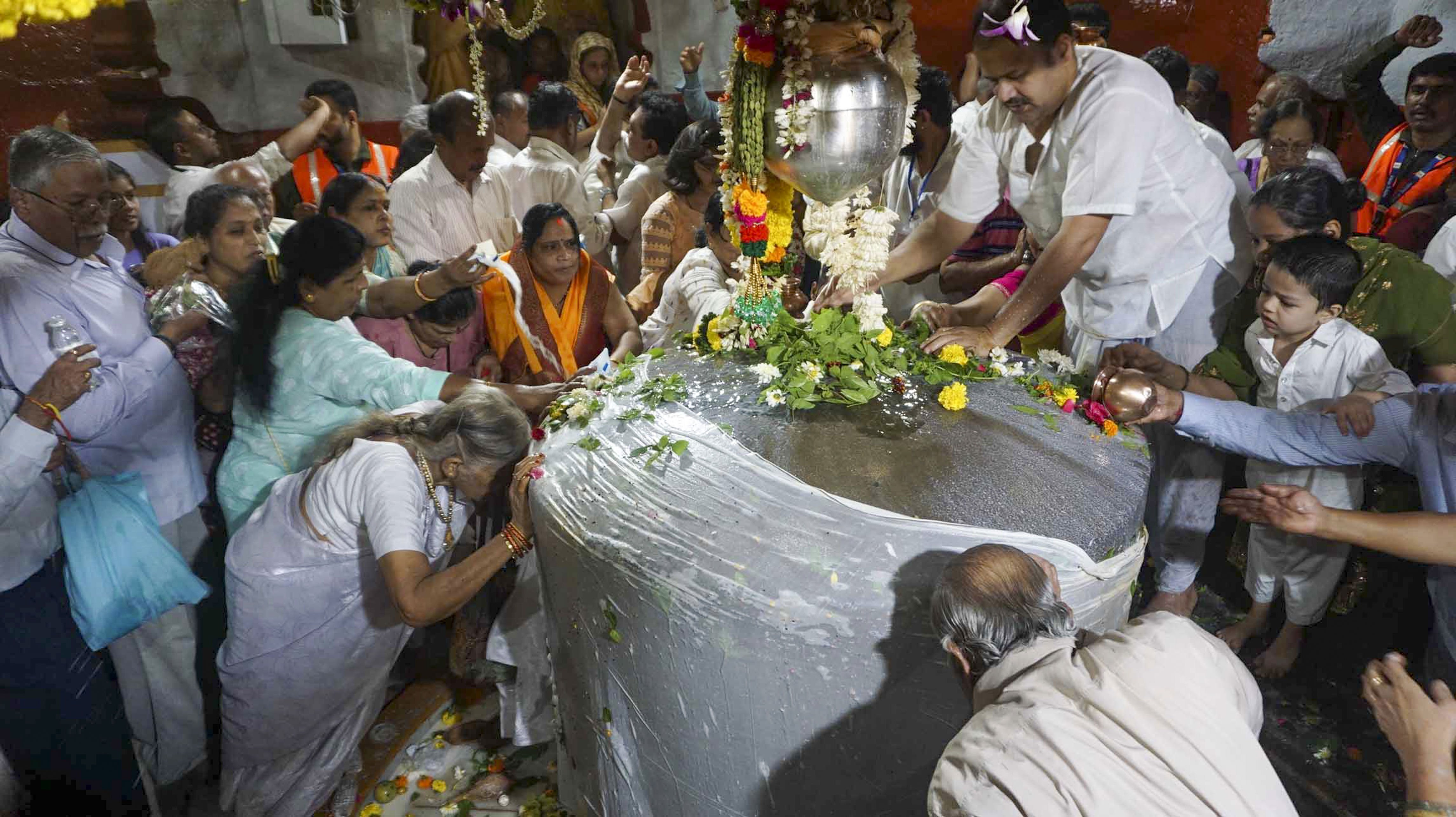 Devotees throng temples across country as Mahashivratri celebrated with ...