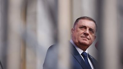 Neue Unruhen befürchtet: Bosnischer Serben-Führer Dodik muss in Haft