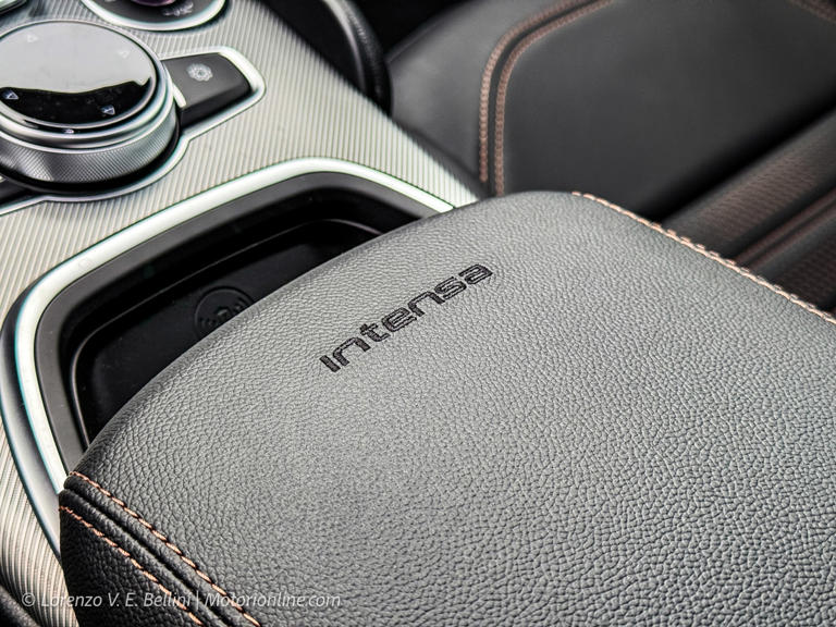 Alfa Romeo Intensa, il nuovo top di gamma che vale ORO [FOTO e VIDEO]