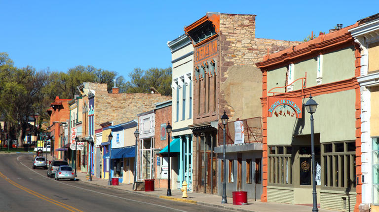 Picturesque Small Towns In America Travelers Can Reach By Train