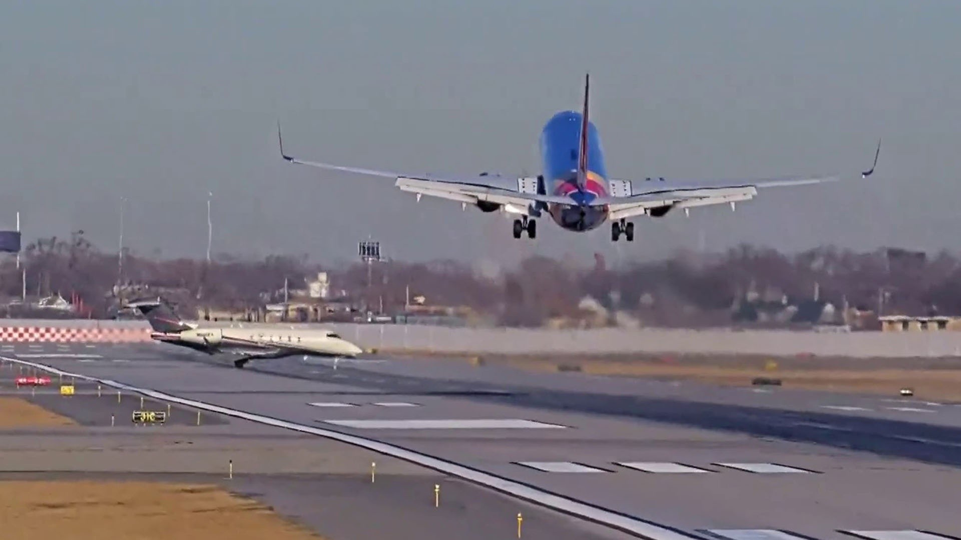 Southwest plane forced to abort landing to avoid hitting another jet
