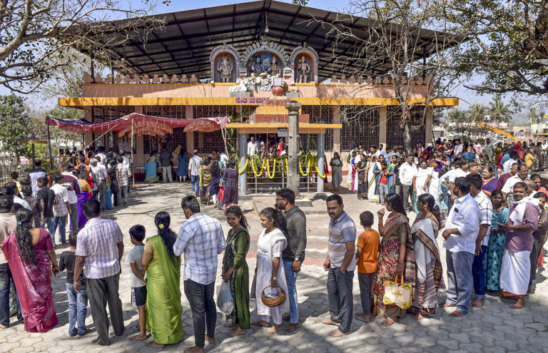 Devotees throng temples across country as Mahashivratri celebrated with ...