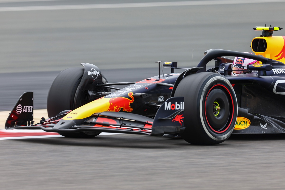 A Red Bull véletlenül megmutatta az új F1-es flexi-szárnyuk működését ...