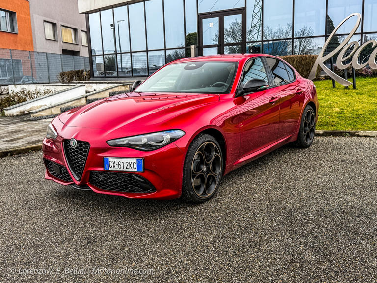 Alfa Romeo Intensa, il nuovo top di gamma che vale ORO [FOTO e VIDEO]