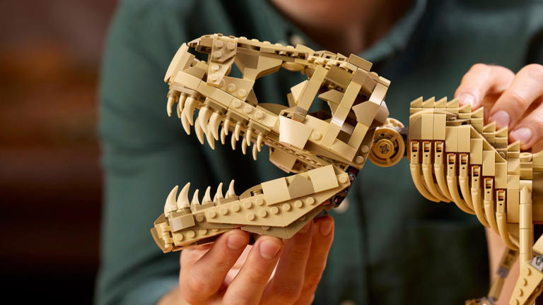 Lego Jurassic Park T-Rex skeleton is a bona fide marvel