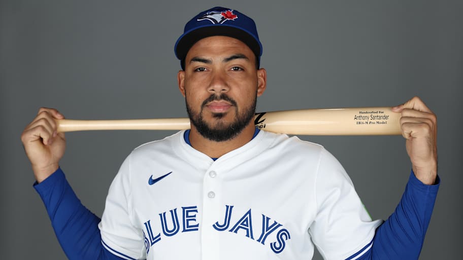 Toronto Blue Jays' Anthony Santander Returning to Spring Training After ...