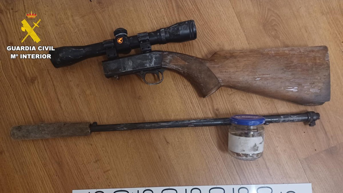 Detenidos tres furtivos por tratar de cazar a un rebaño de cabras ...