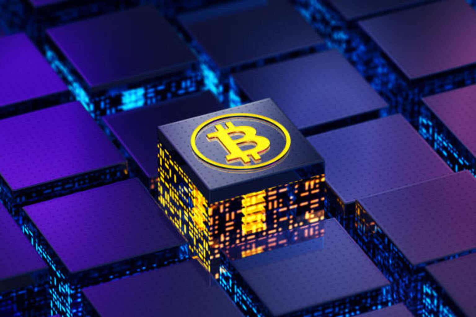 Bitcoin falls to a new three-month low and crosses below its 200-day EMA