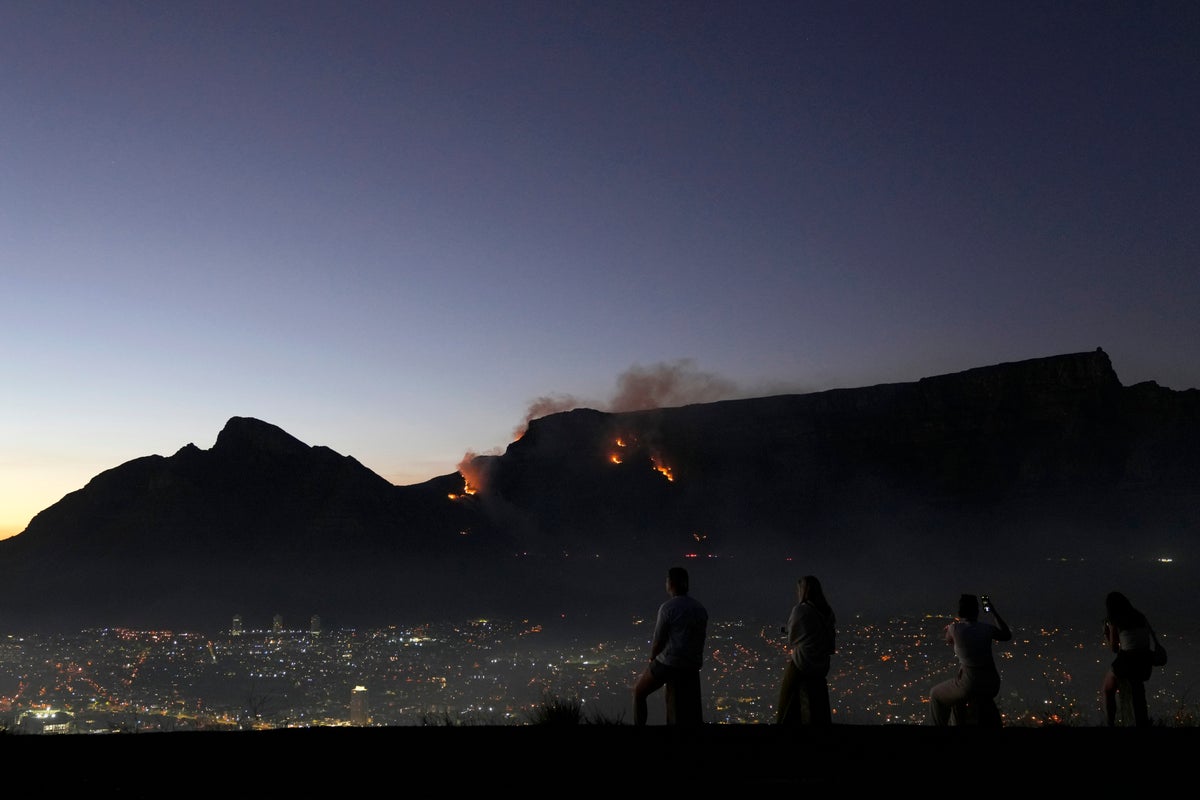 More than 100 firefighters battle blazes on South Africa's Table ...
