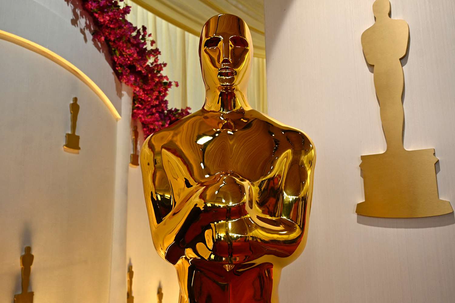 Meal Prep, Trainers, Snack Packs And More: How Stars Prepare For The Oscars