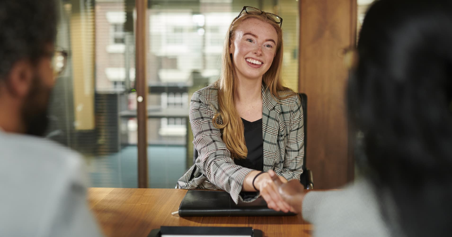 2-time CEO shares the two red flags he sees in job interviews: They can ...