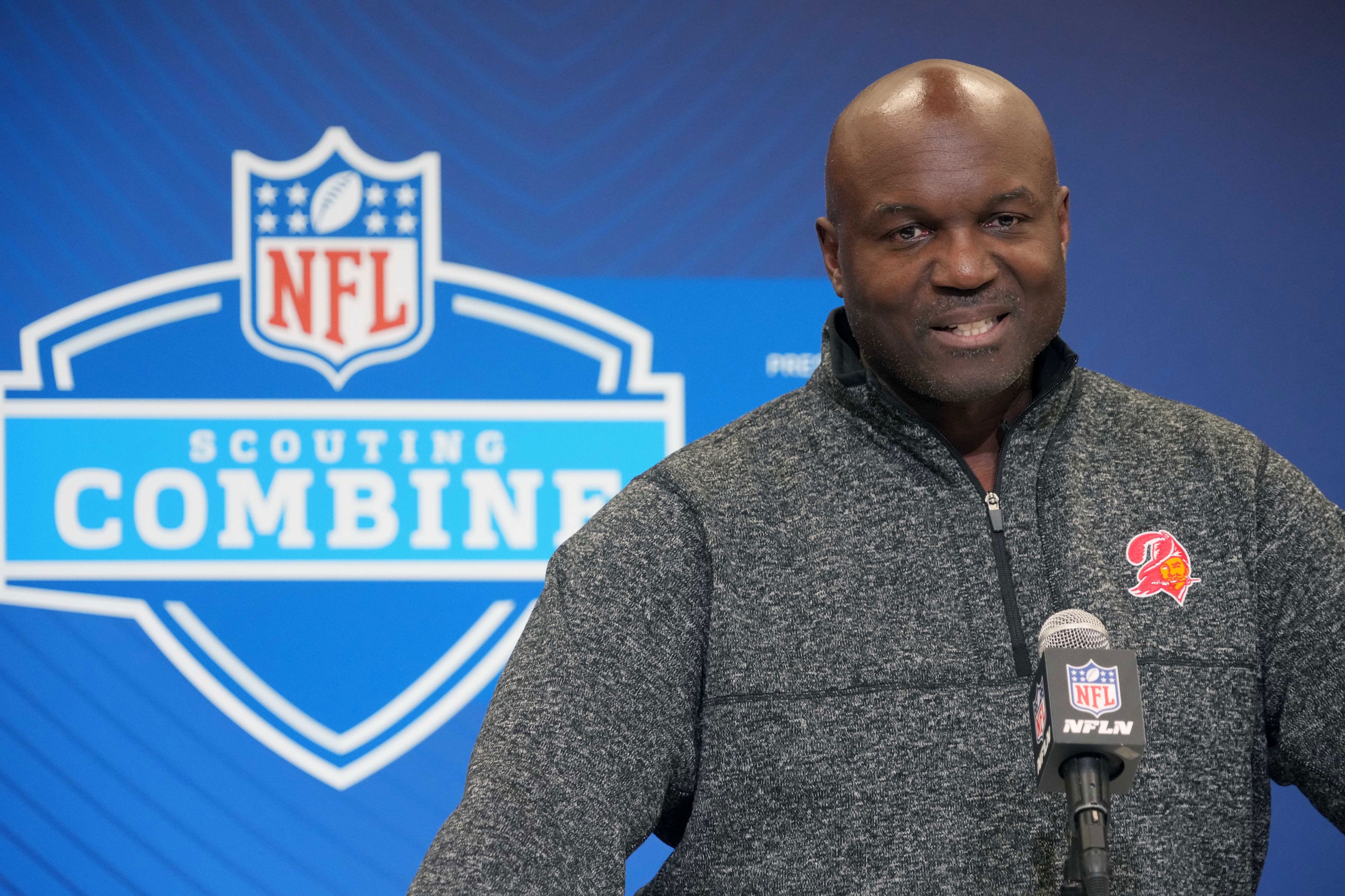Todd Bowles has awkward placement in annual NFL head coaches photo