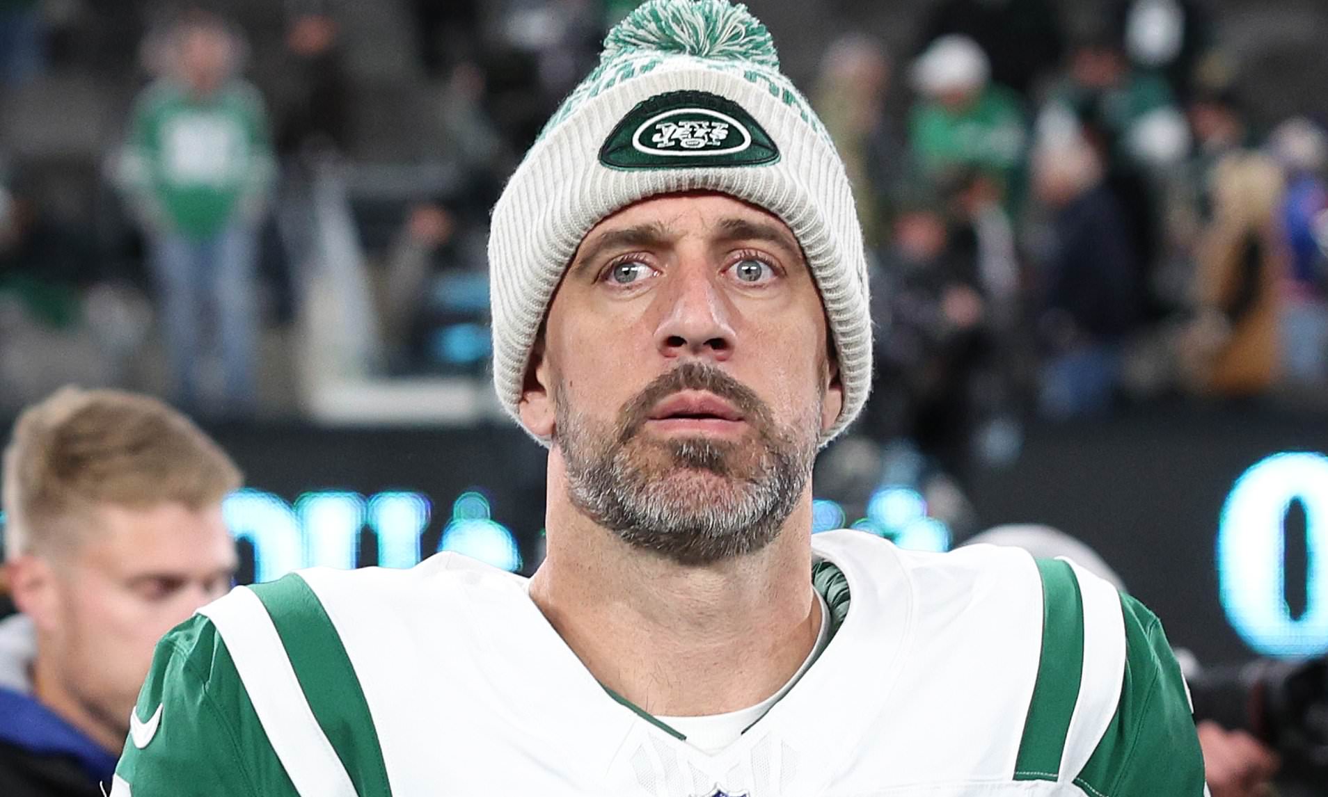 Aaron Rodgers offers himself to surprising NFL team as he struggles to ...