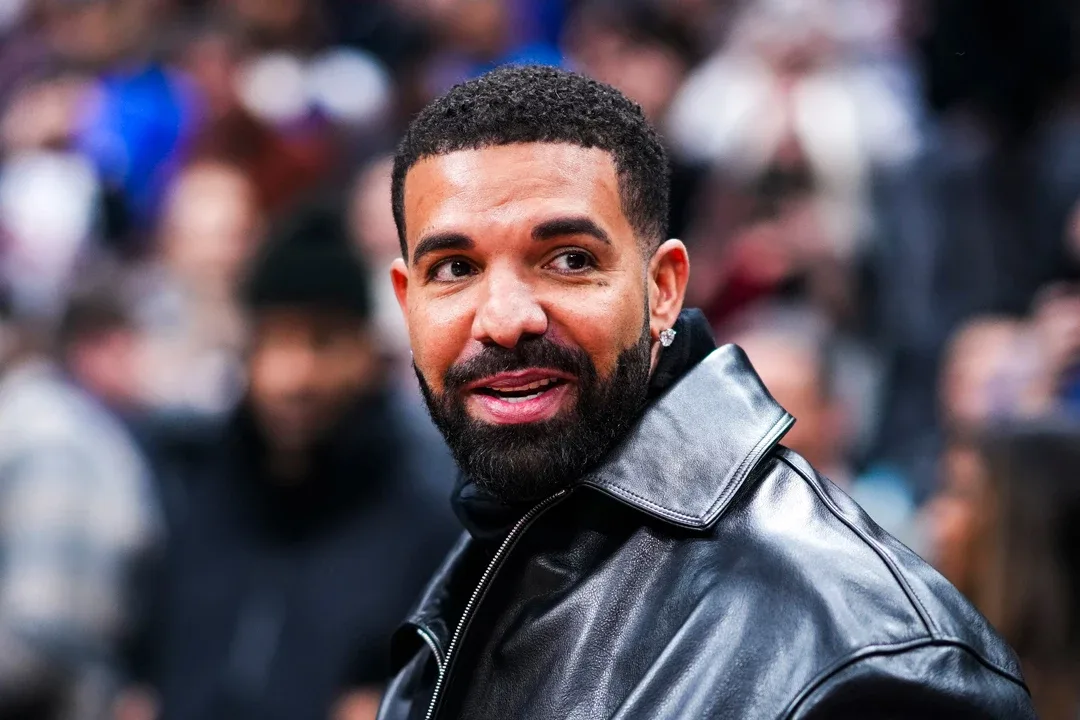 Drake Leaves Fans Bewildered After Canceling Remaining Shows on Anita ...