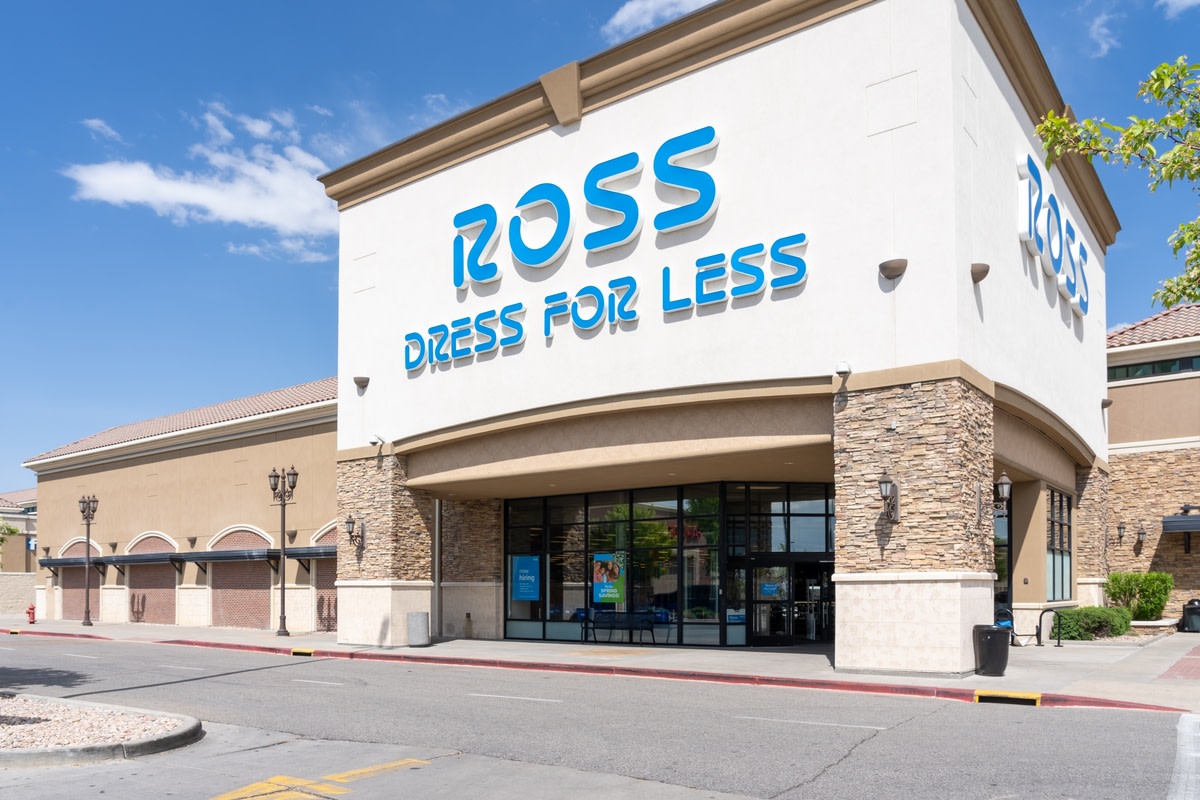 This Viral Bow Mirror Has Everyone Running to Ross—"I Need This!"