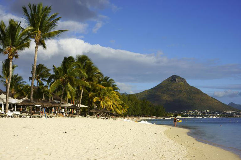 Foreign Office issues 'stay safe' Mauritius warning ahead of severe weather