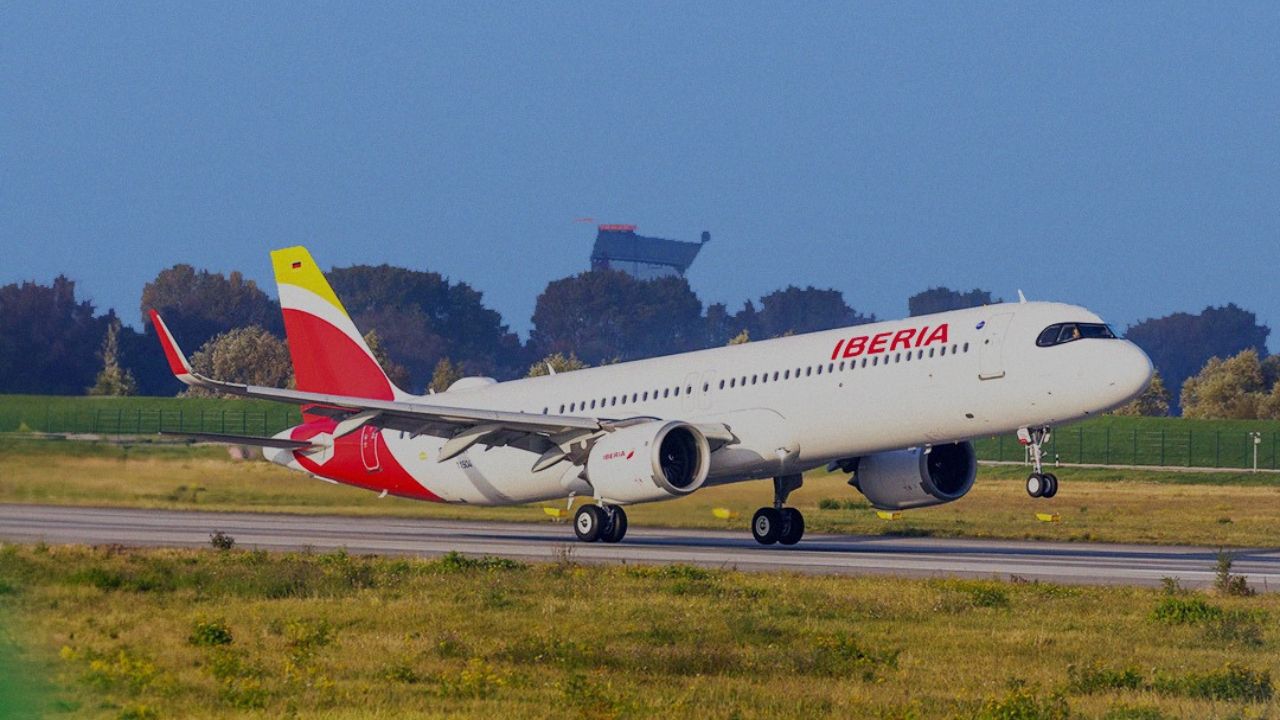 Iberia pilot suffers allergic reaction after being bitten by spider ...