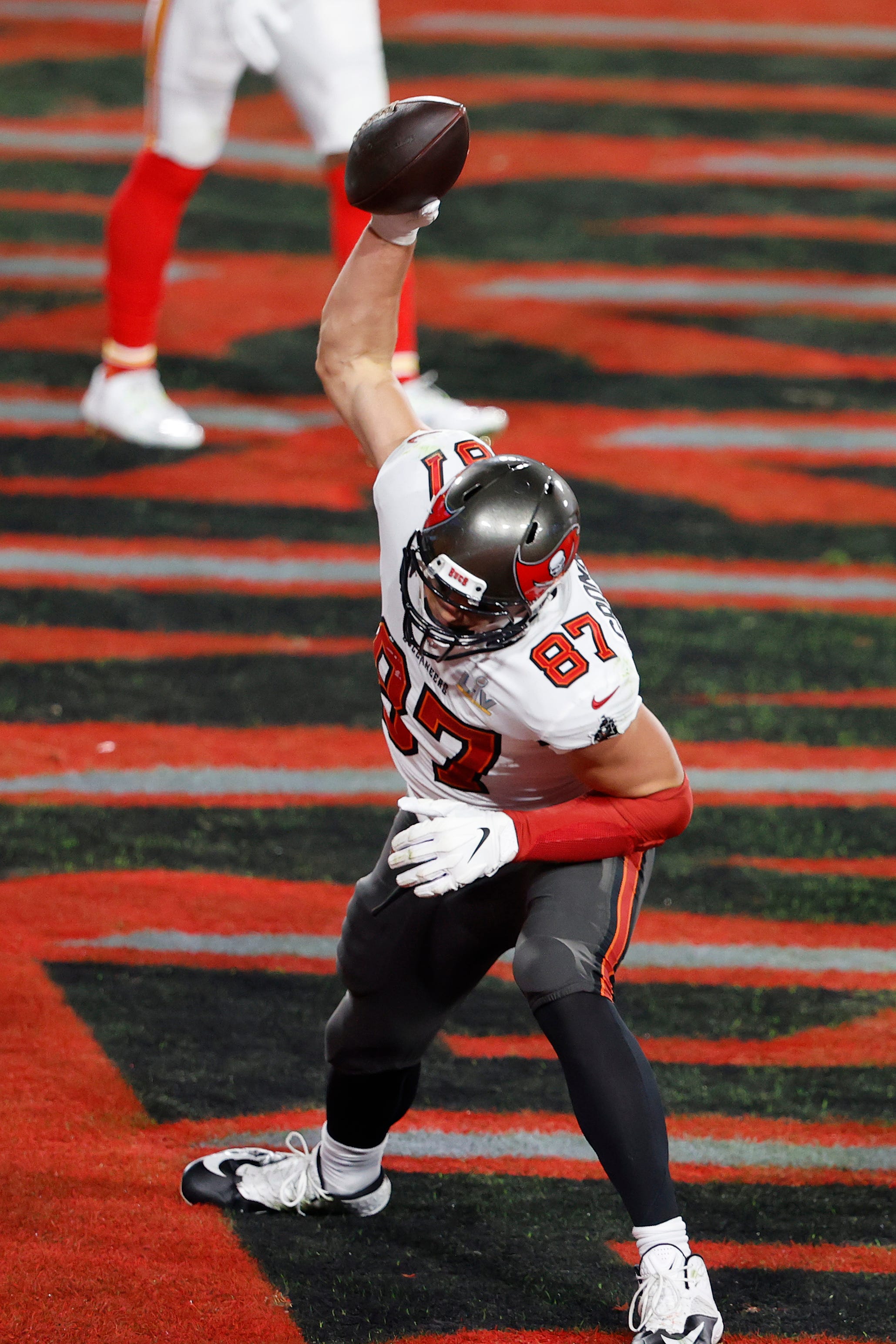 Former NFL TE Rob Gronkowski spikes rumors of football comeback: 'Crazy ...