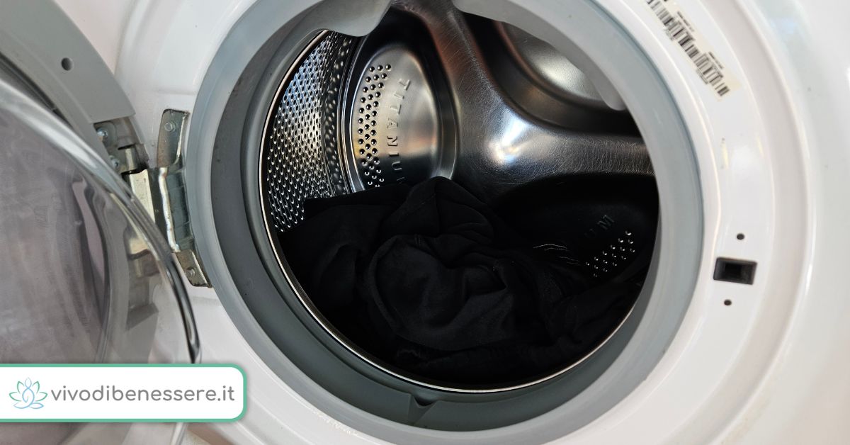 Ecco perché trovi macchie nere e residui di sporco sul bucato dopo il ...