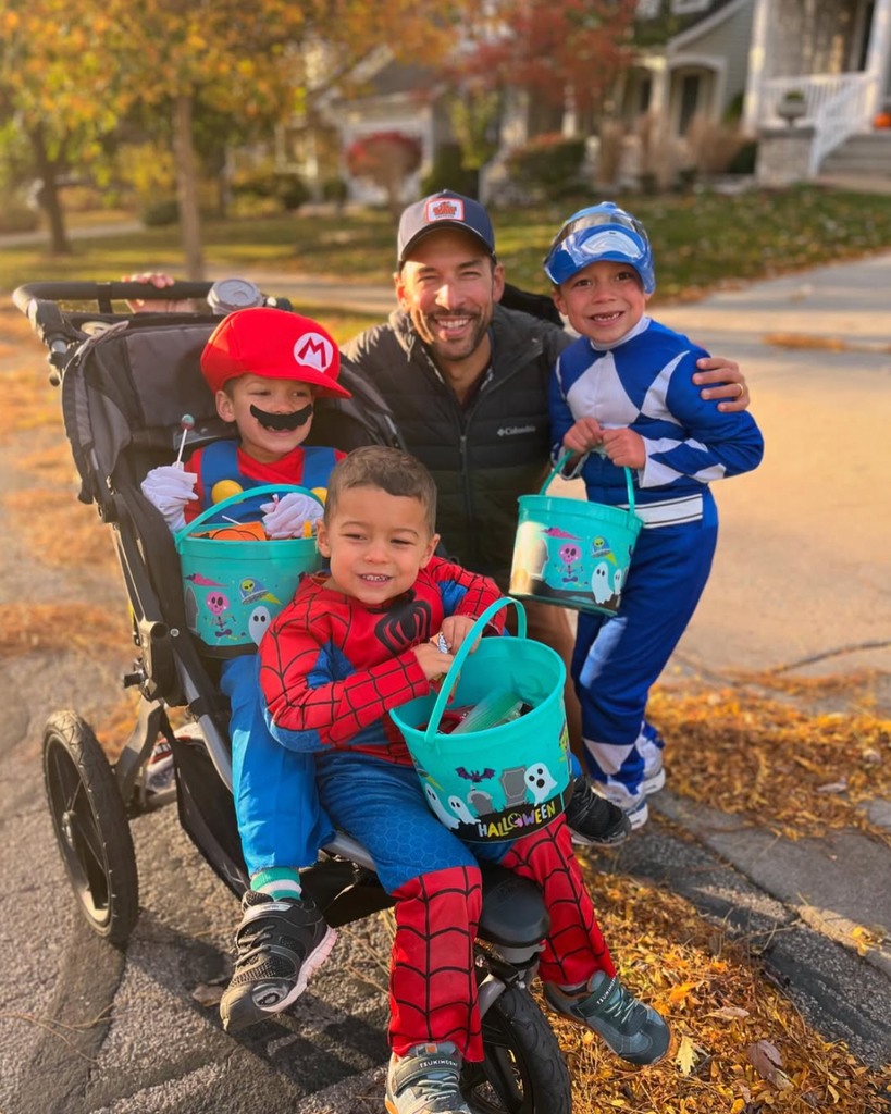 Meet Lester Holt's family: from his wife of 40 years to son who ...