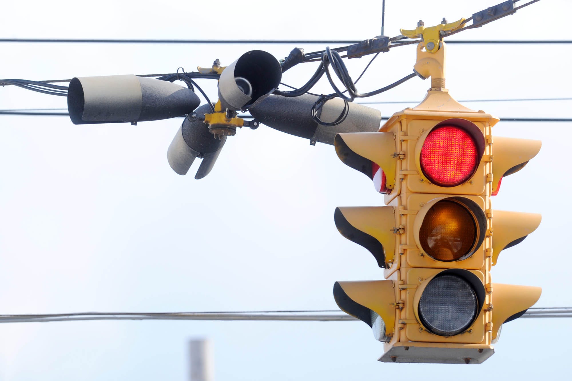 Can you use your phone at a red light in Mississippi? Here's what the ...