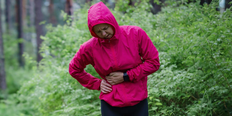 Is right rib pain a sign of something serious? When to see the doctor