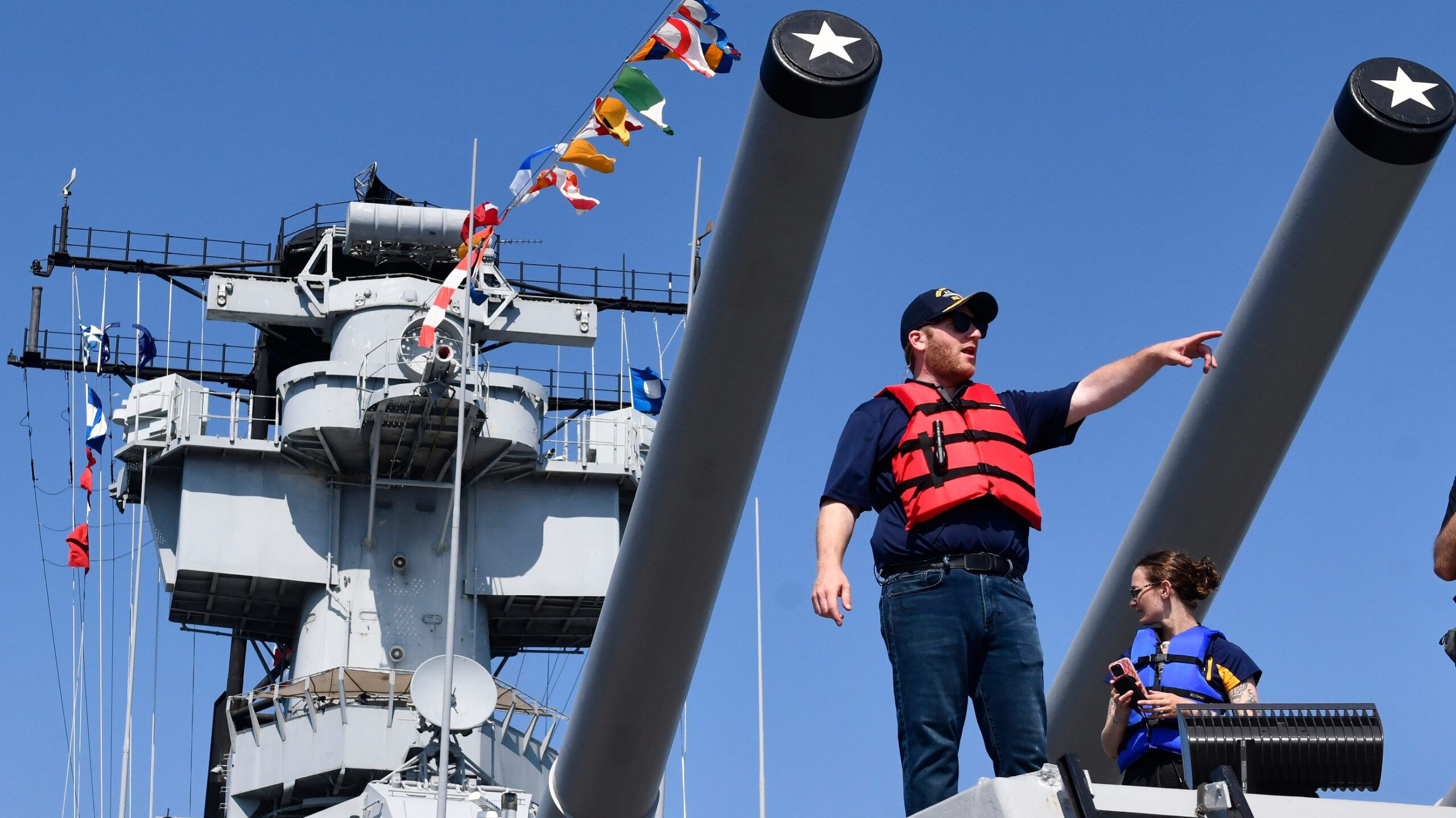 Roughly 17,000 US Navy Employees Return To In-Person Work Roughly 17,000 US Navy Employees Return To In-Person Work