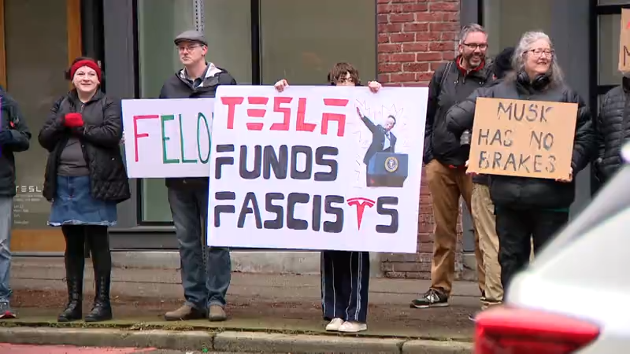 Rising anti-Tesla sentiment in Seattle leads to protests, vandalism ...