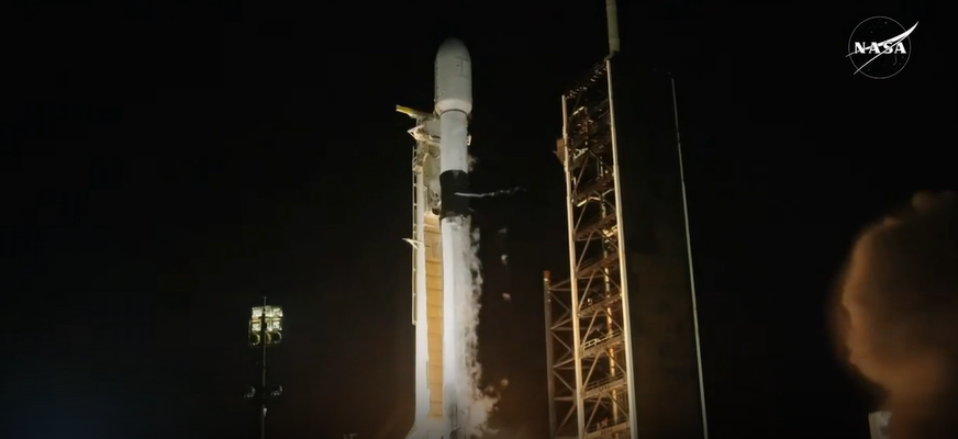 SpaceX launches new lunar lander from Kennedy Space Center