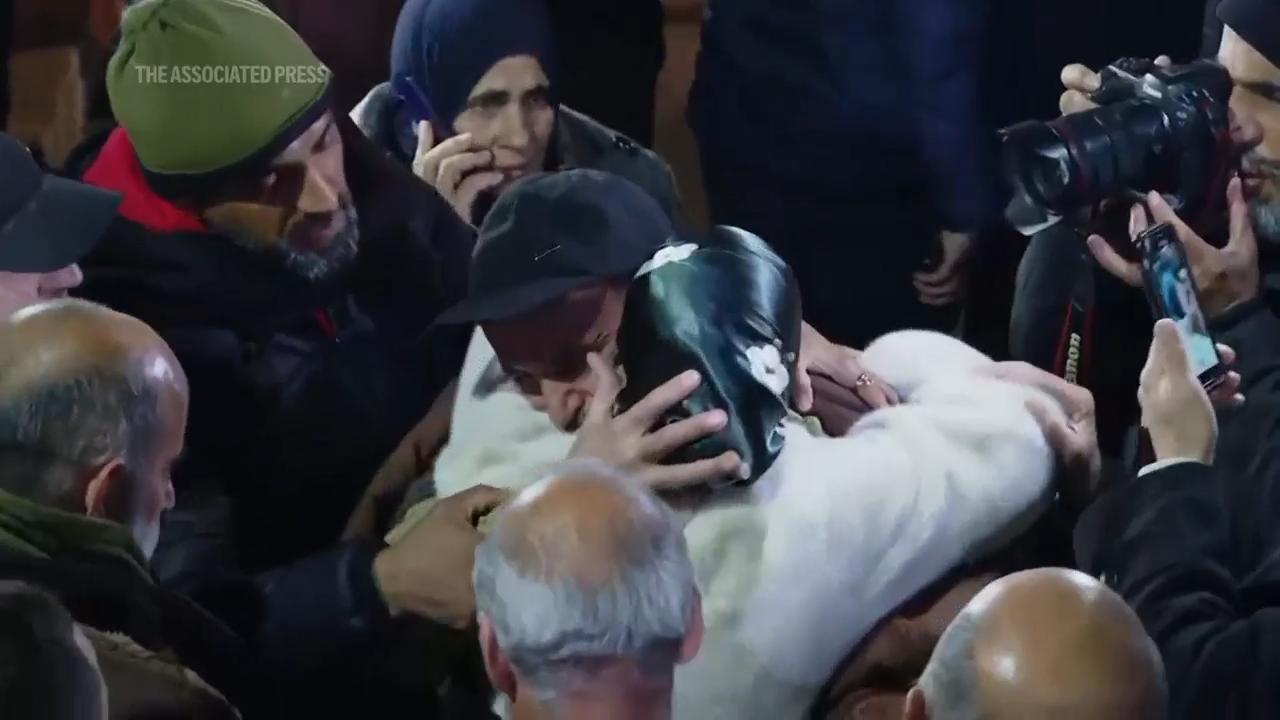 Families and friends welcome released Palestinian prisoners in West ...