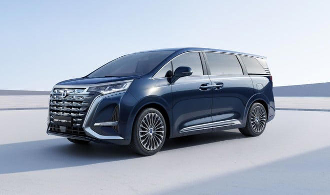 BYD continua a correre: annuncia il marchio Denza alla Milano Design Week