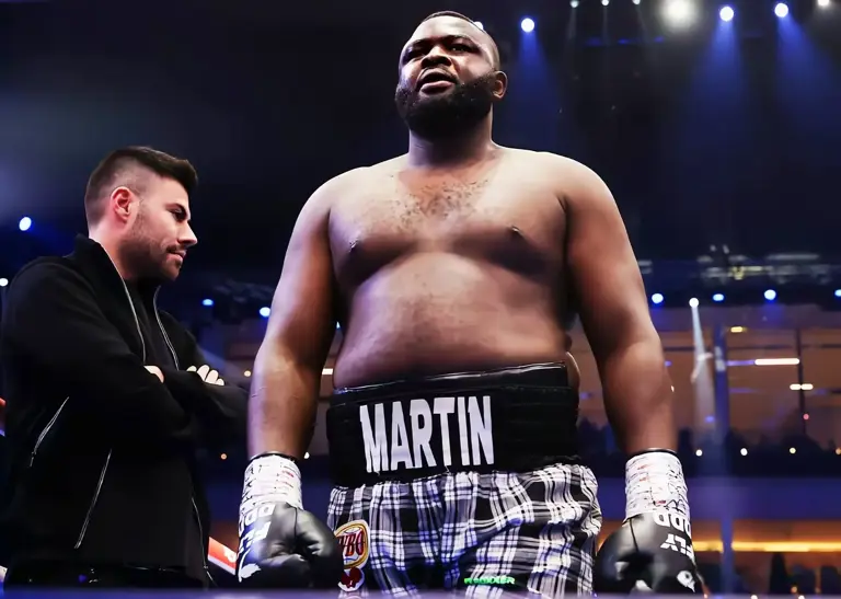 恶果持续！巴克莱被KO后，IBF正式透露：取消参加拳王挑战赛资格