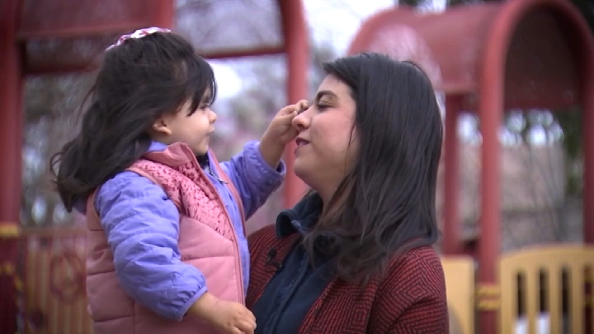 Aumentan casos de depresión posparto entre madres latina; existen ...