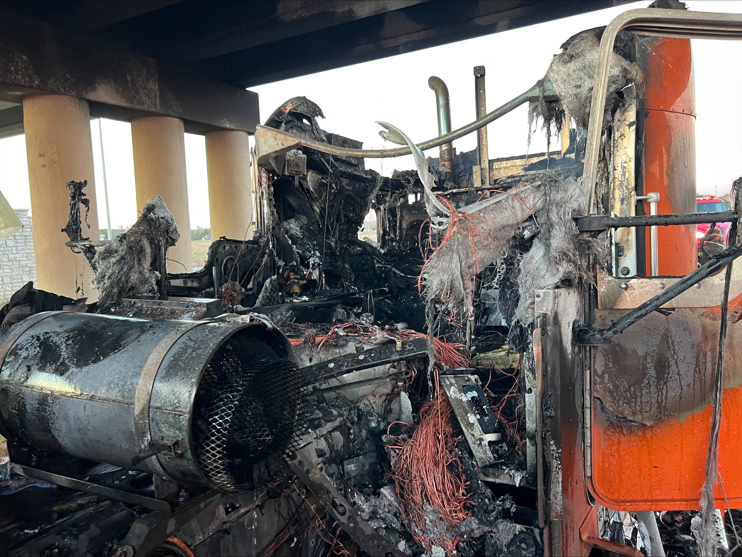 Traffic moving steadily on I-59 SB after 18-wheeler fire under Gandy ...