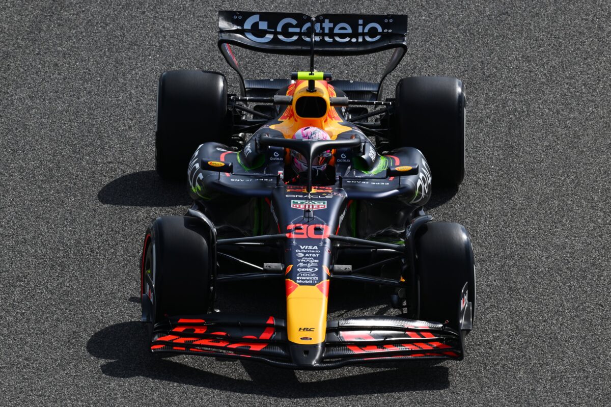 Lawson elogia “bom e confortável” RB21, mas diz que “precisa aprender ...