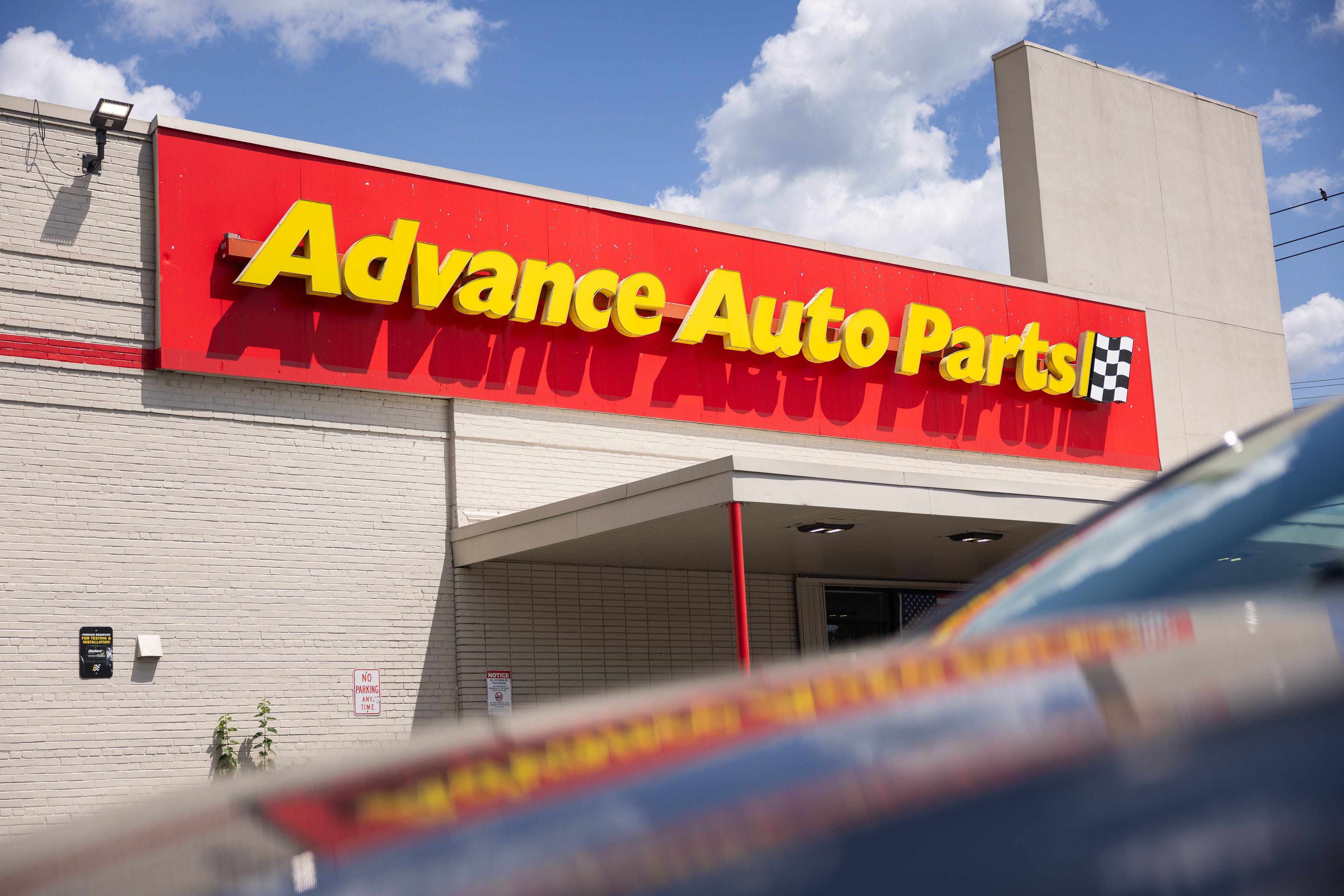 Advance Auto Parts moving ahead to close at 700 stores by mid-2025. What to know
