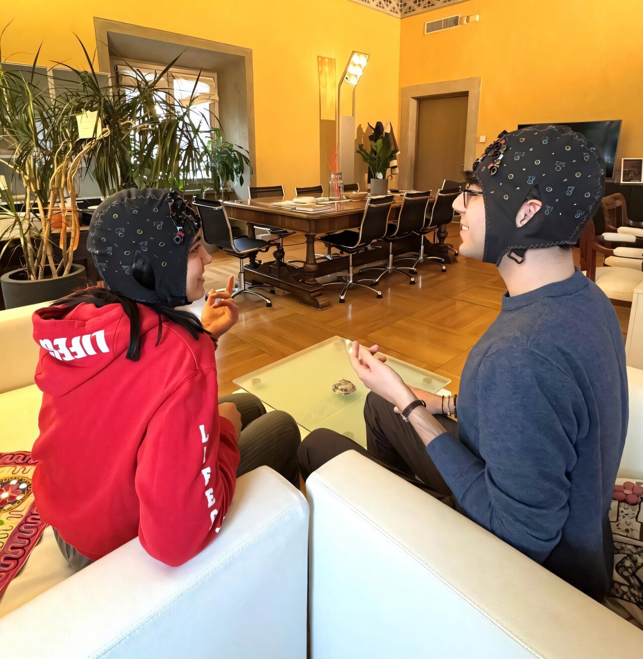 Investigating human interaction: Study combines AI with simultaneous ...