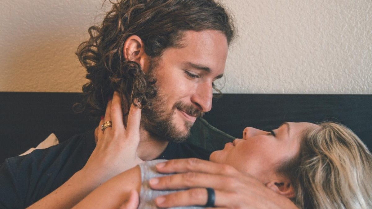 What does it mean if your partner kisses you with their eyes open