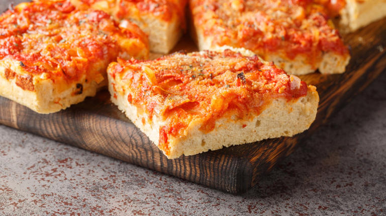Roman Vs Sicilian Pizza: What's The Difference Between These Square Slices?