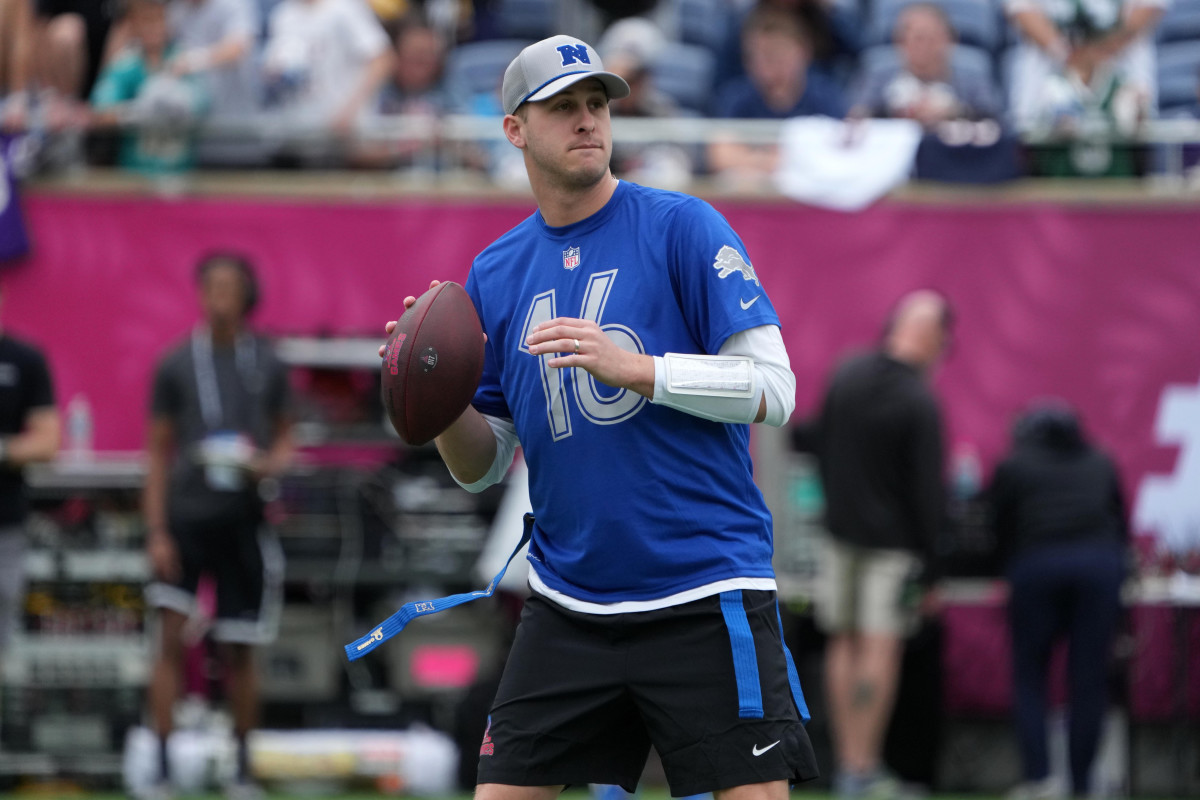 Bears Coach Ben Johnson Throws More Shade at Lions' Jared Goff During ...